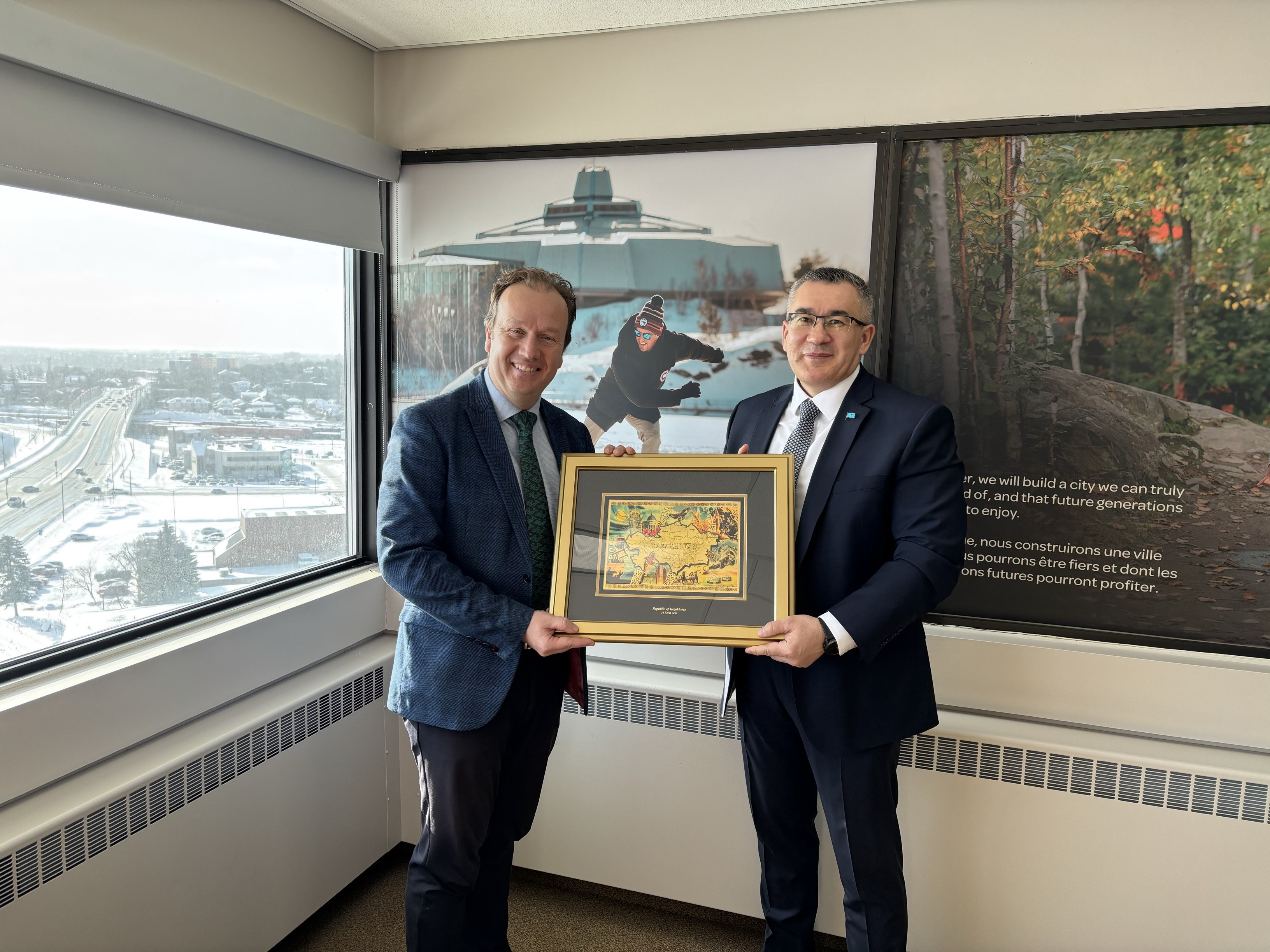 La Ville du Grand Sudbury reçoit l'ambassadeur du Kazakhstan